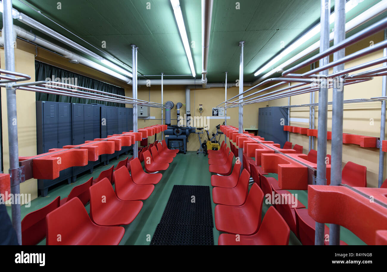 Pullach, Germany. 09th Nov, 2018. An air-raid shelter can be seen on ...