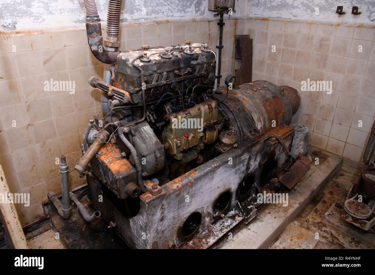 09 November 2018, Bavaria, Pullach: An old diesel generator stands in a ...