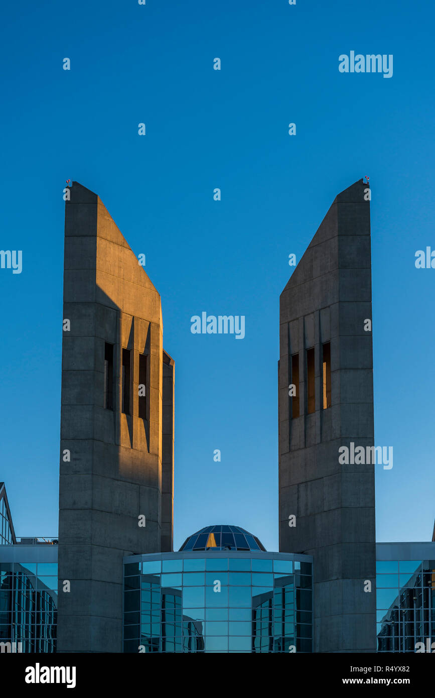 Alberta canada edmonton macewan university hi-res stock photography and ...