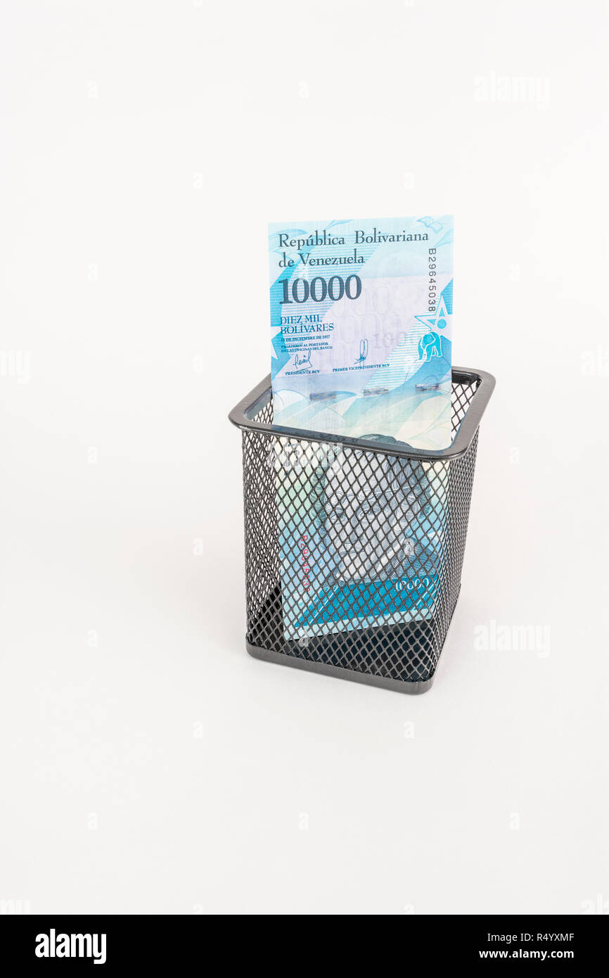 10000 bolivares banknote hi-res stock photography and images - Alamy