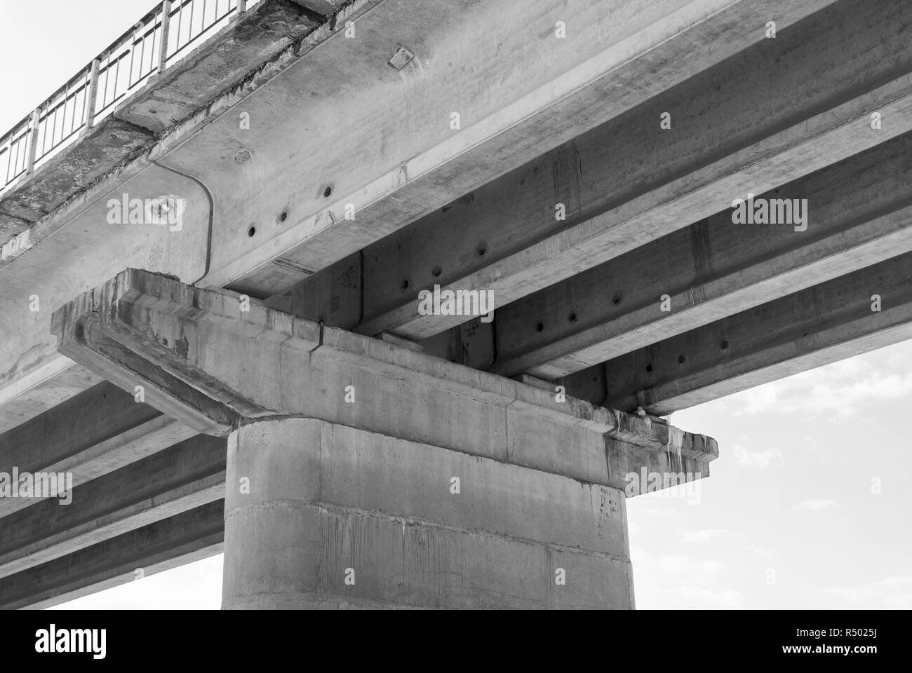 Reinforced Concrete Bridge Stock Photos & Reinforced Concrete Bridge ...