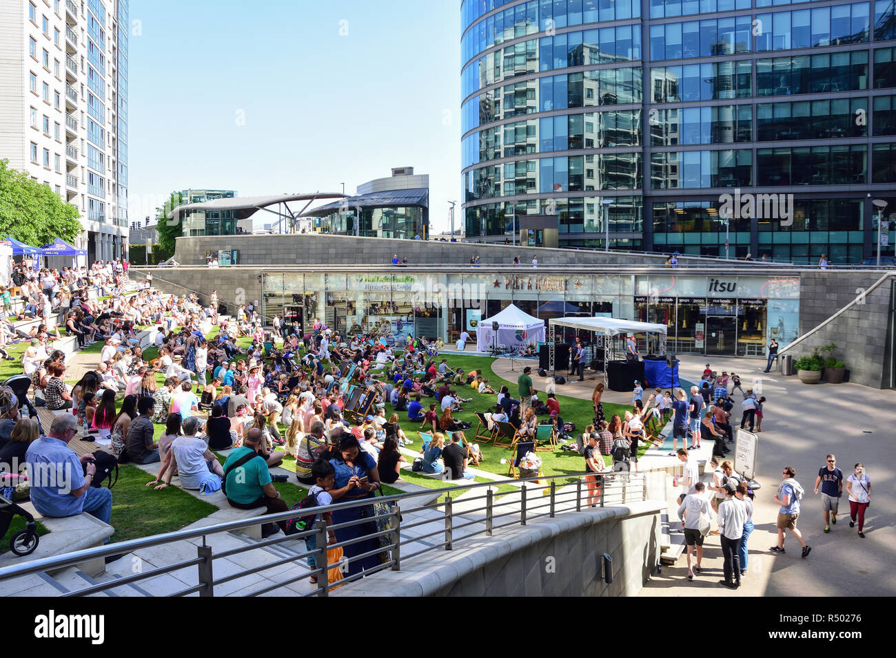 Concert in sheldon square canalway calvalcade festival paddingto hi-res ...