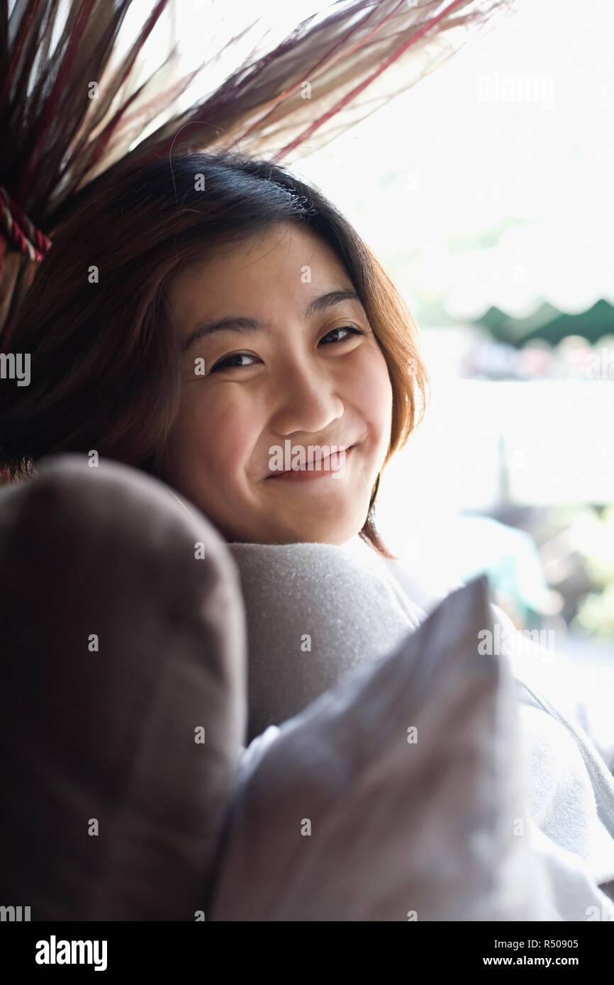 Woman head leaning back laughing hi-res stock photography and images ...