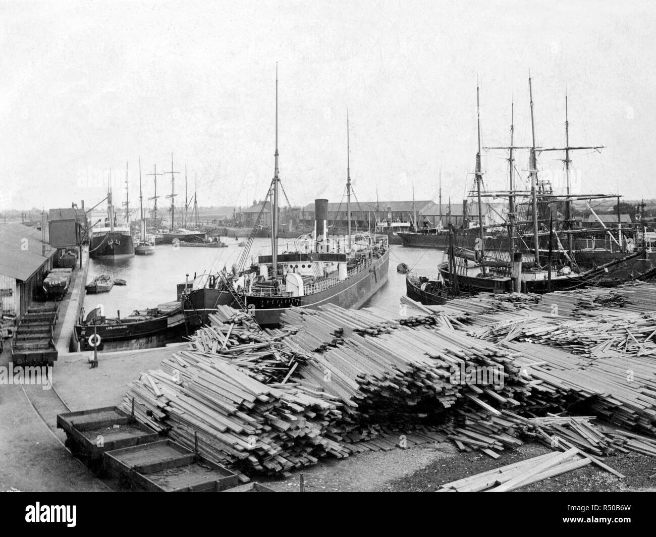 Boston docks hi-res stock photography and images - Alamy