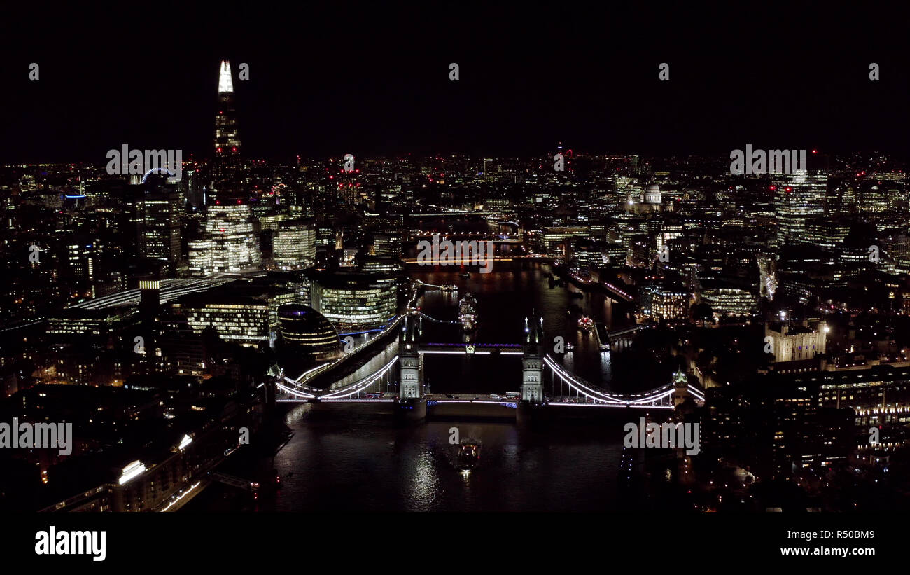 London skyline night rooftop hi-res stock photography and images - Alamy