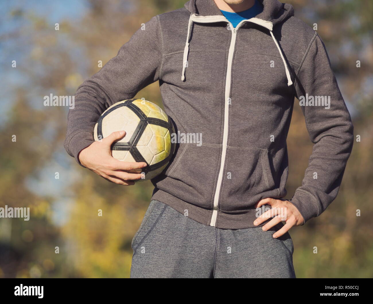 Soccer pose hi-res stock photography and images - Alamy