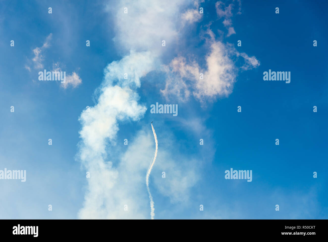 Jet planes making shapes in the sky during a show Stock Photo - Alamy