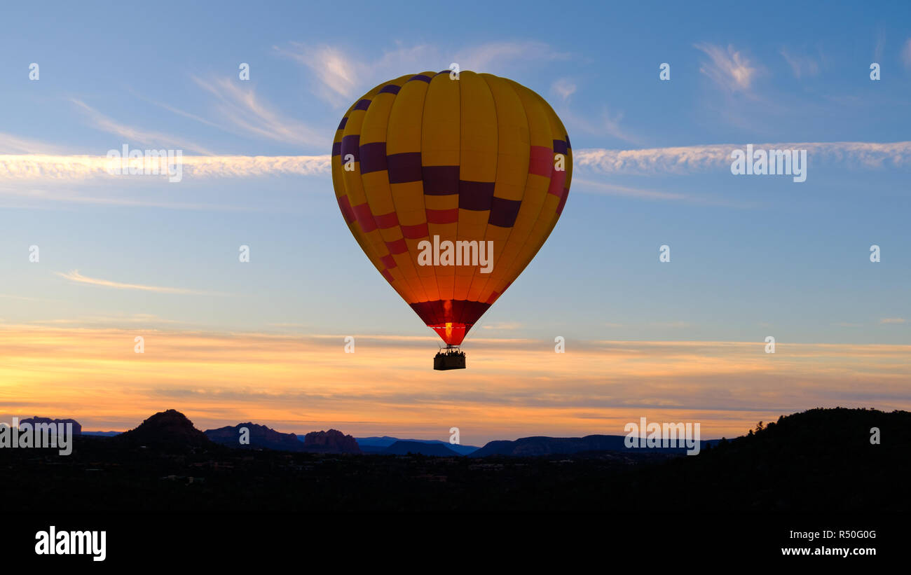 Yellow hot air balloon hi-res stock photography and images - Alamy