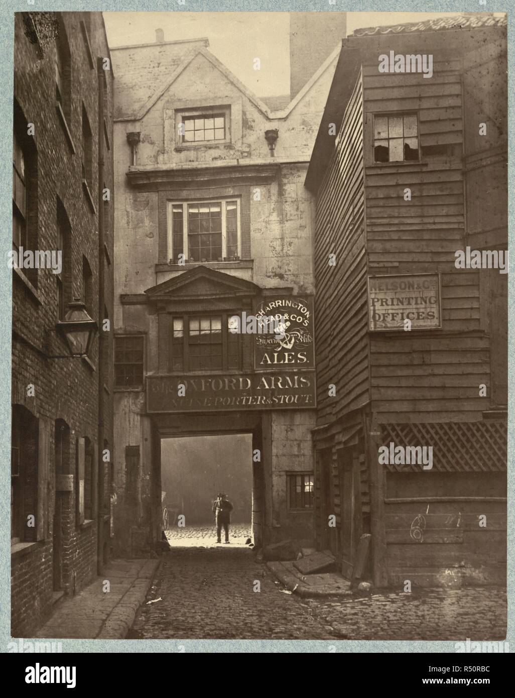 Side street leading up hi-res stock photography and images - Alamy