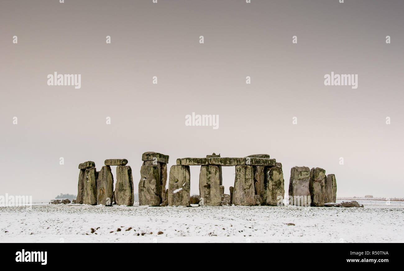 Stonehenge in the snow Stock Photo - Alamy