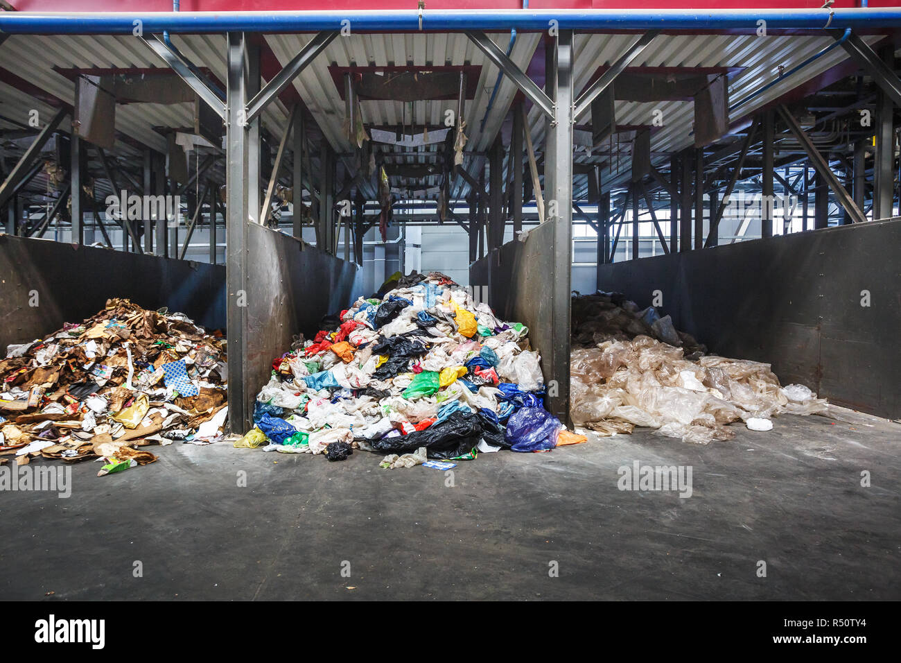 Separate garbage collection and waste sorting at the treatment ...