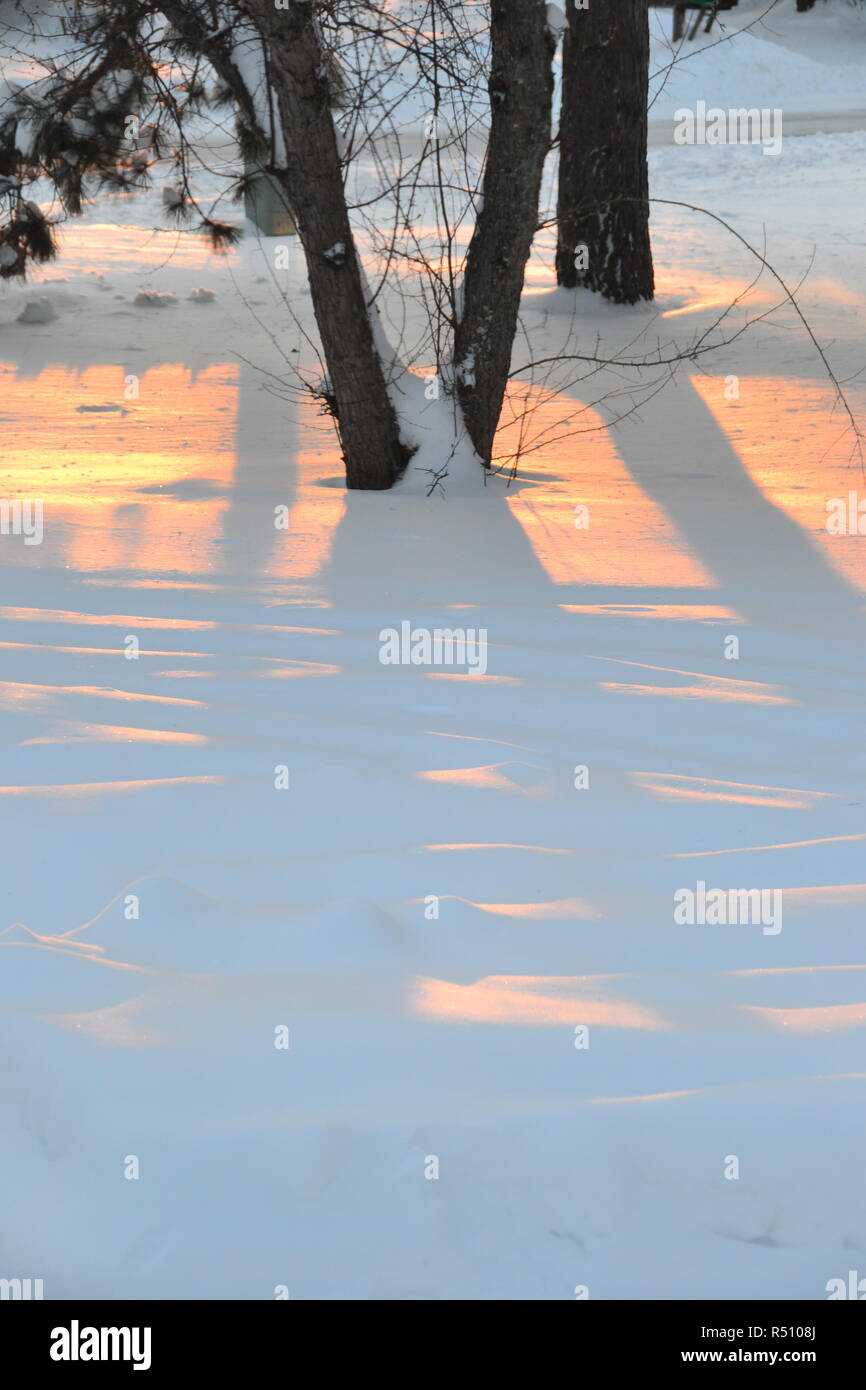 White snow puffs hi-res stock photography and images - Alamy