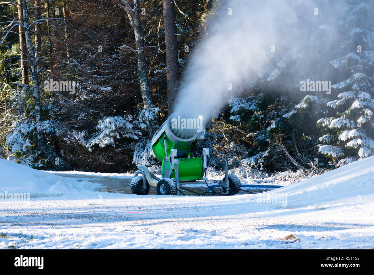 Snowblower road hi-res stock photography and images - Alamy