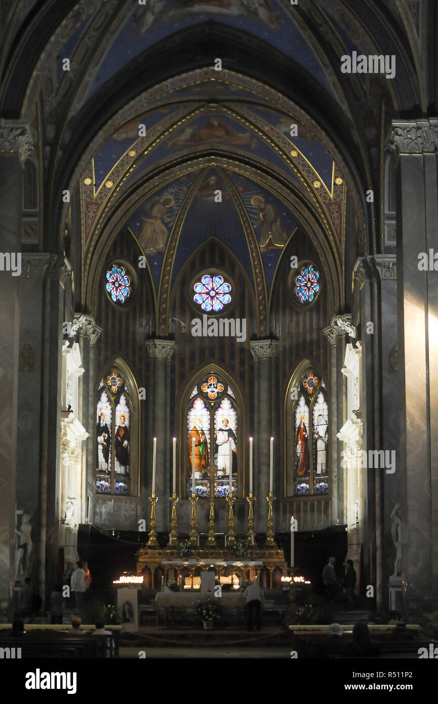 Sarcophagus of Saint Catherine of Siena beneath the High Altar in ...