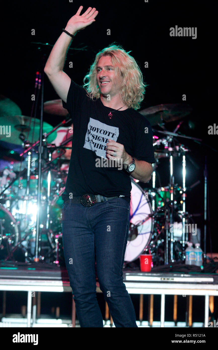 Ed Roland with Collective Soul performs in concert at the Mizner Park ...