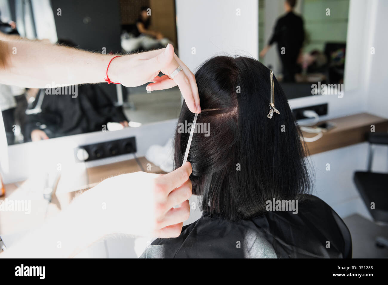 Strand pulling hi-res stock photography and images - Alamy