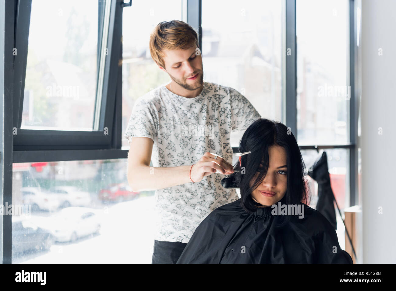 Woman Getting Haircut High Resolution Stock Photography and Images - Alamy
