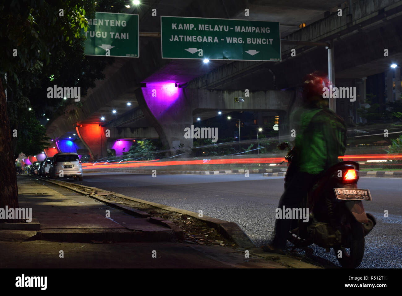 BEKASI, WEST JAVA, INDONESIA. DESEMBER 1, 2018 : Unrecognized people ...