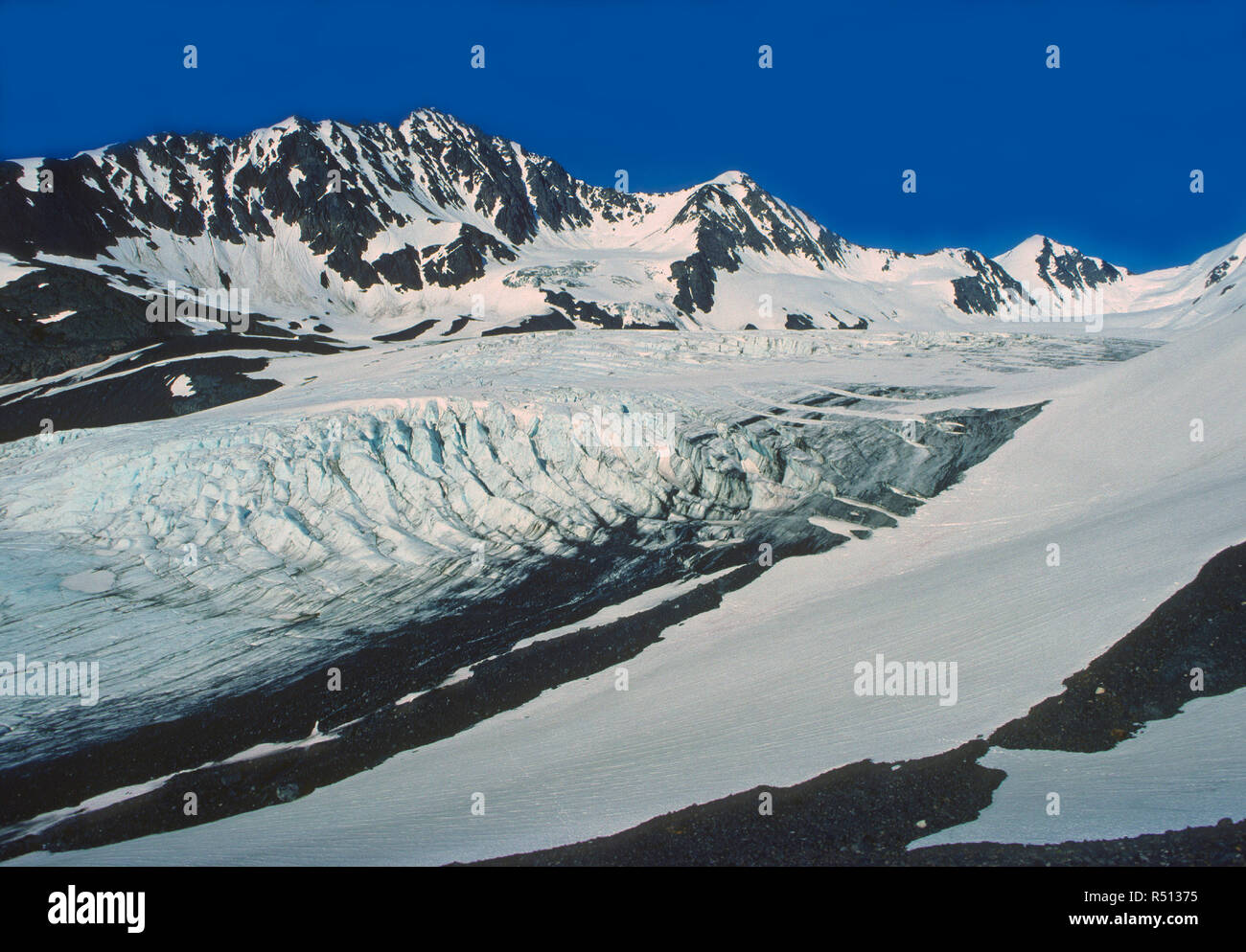 Crow pass hi-res stock photography and images - Alamy