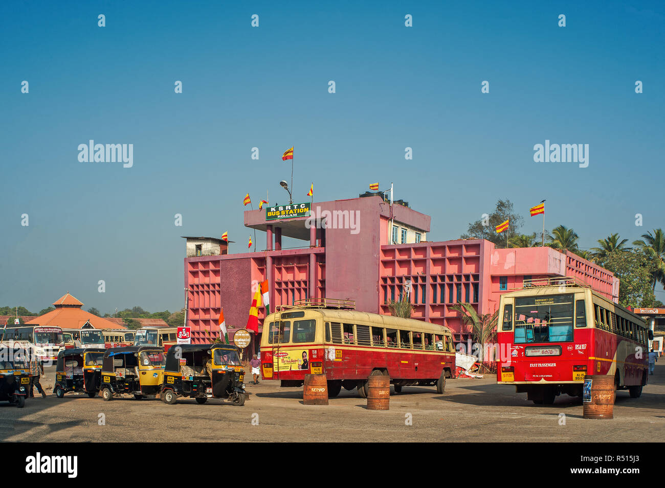 Auto rickshaw stand india hi-res stock photography and images - Alamy