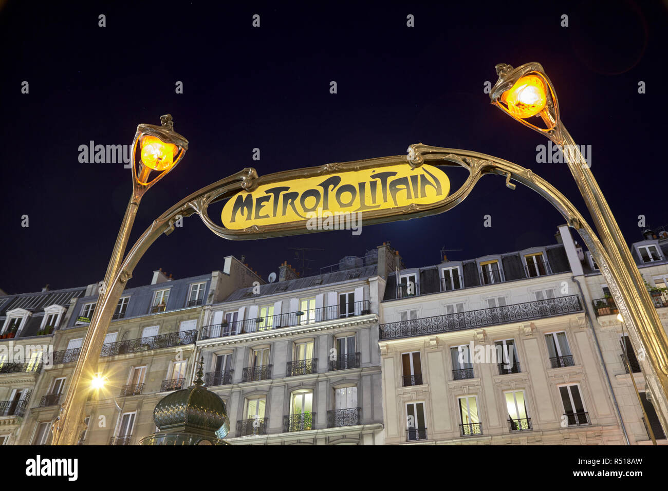 Art Nouveau Metropolitain sign in Paris, France Stock Photo - Alamy