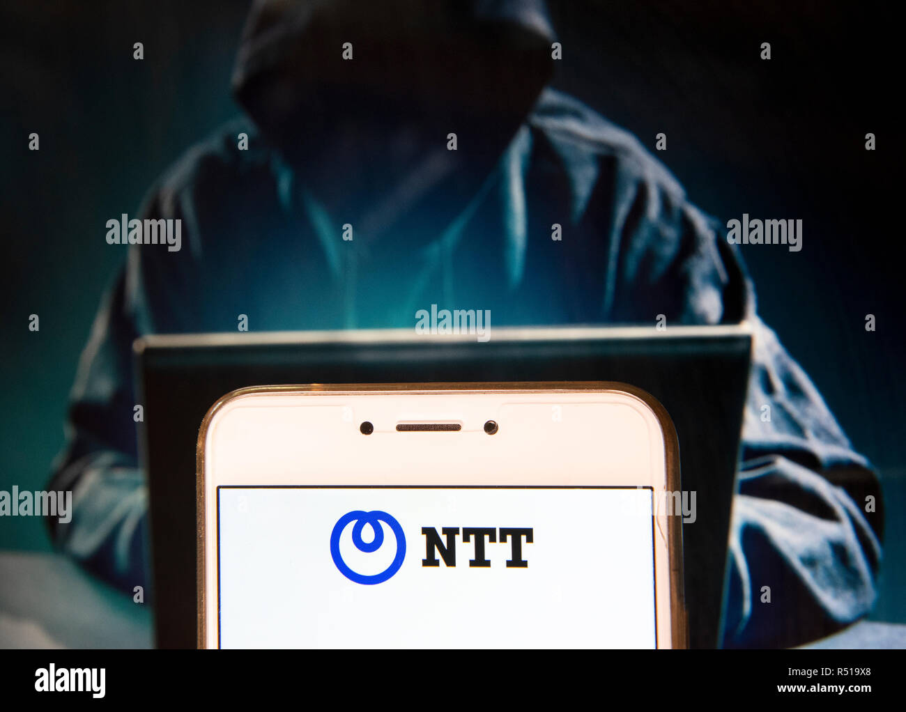 Android logo robot hi-res stock photography and images - Alamy