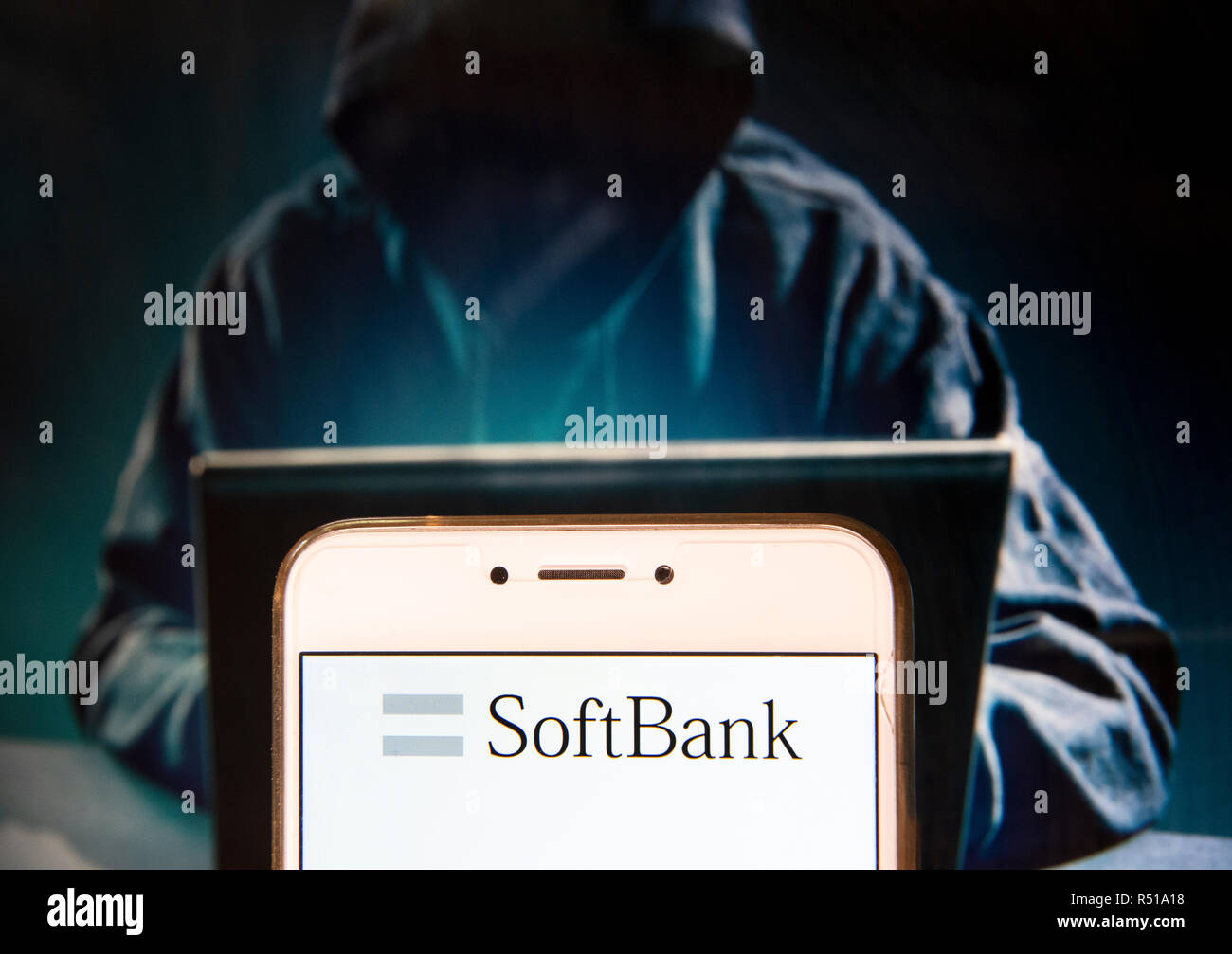 Softbank logo hi-res stock photography and images - Alamy