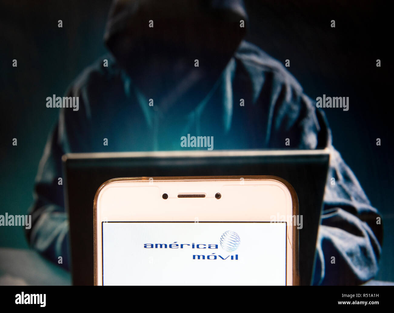 Virus movil hi-res stock photography and images - Alamy