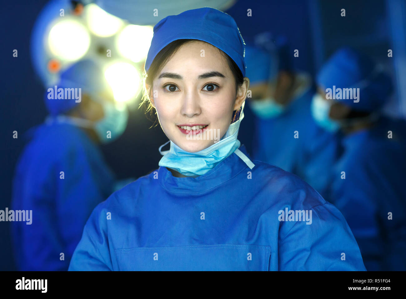 Medical workers in the operating room Stock Photo - Alamy