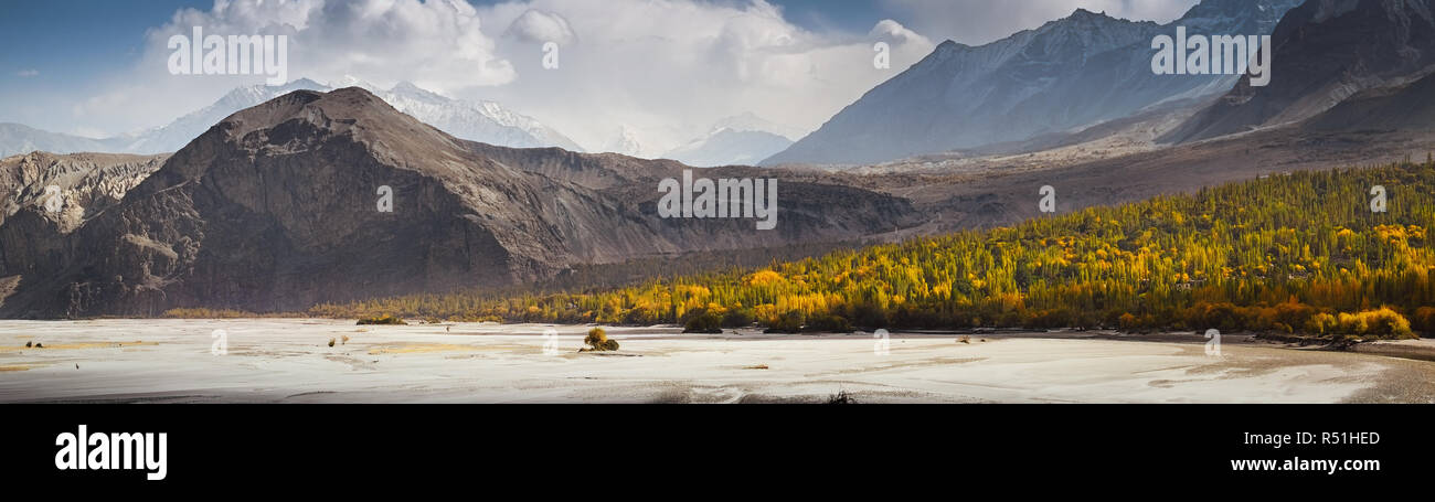 Khaplu valley hi-res stock photography and images - Alamy