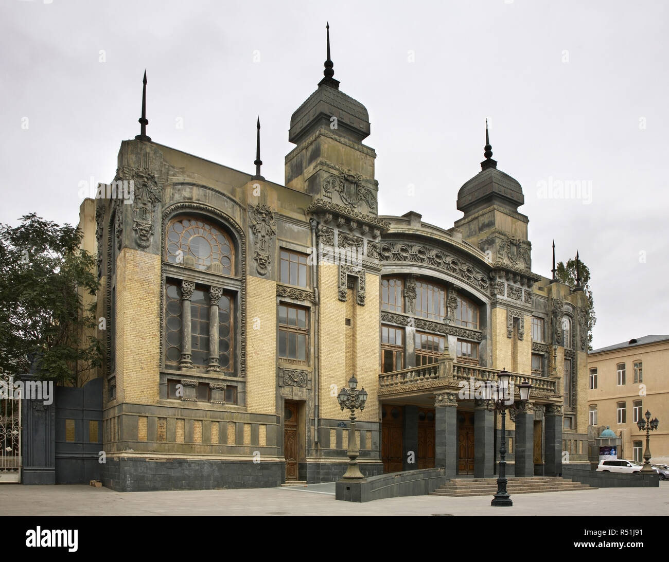 Opera and ballet theatre in Baku. Azerbaijan Stock Photo - Alamy