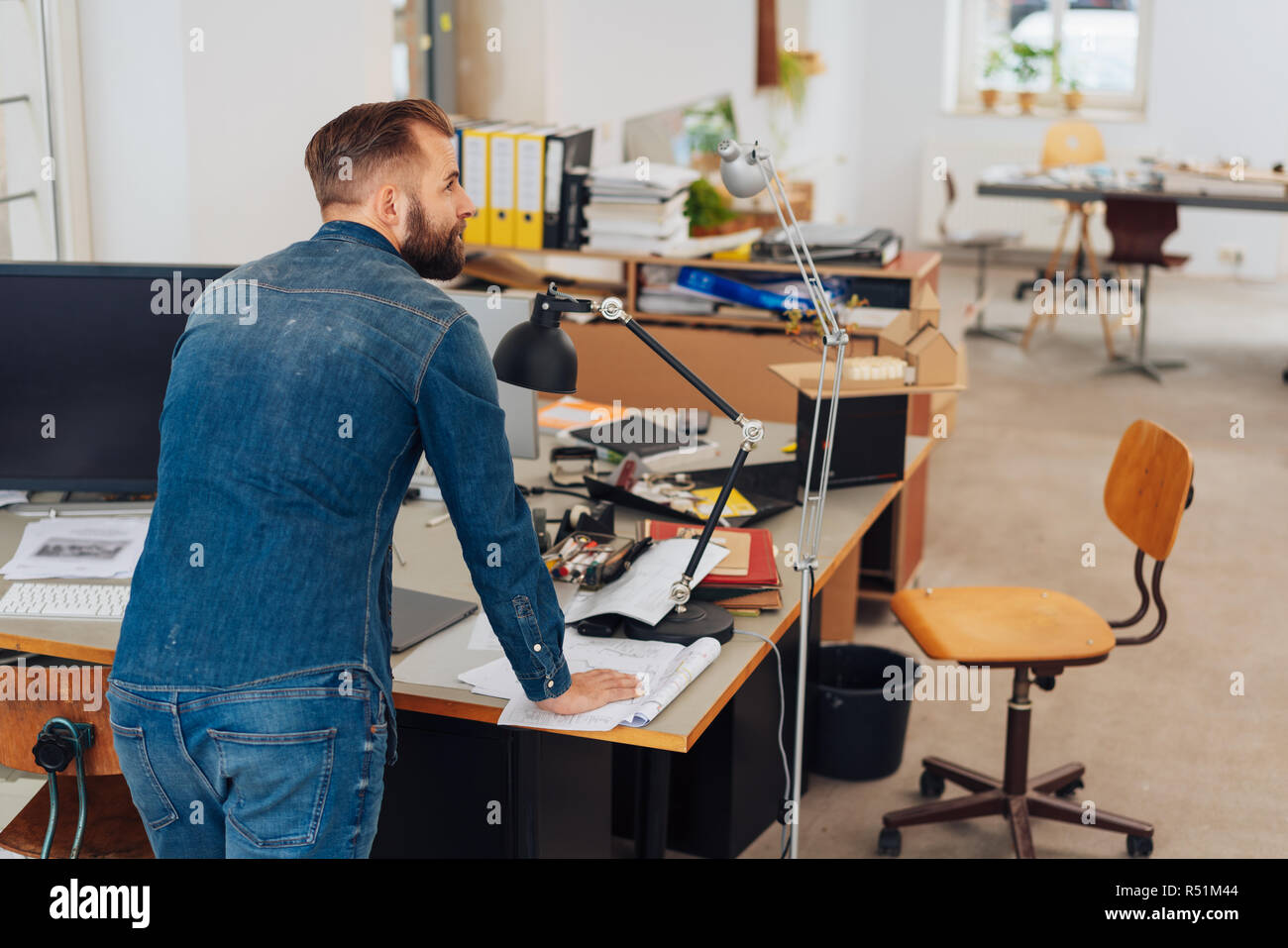 Messy desk hi-res stock photography and images - Alamy
