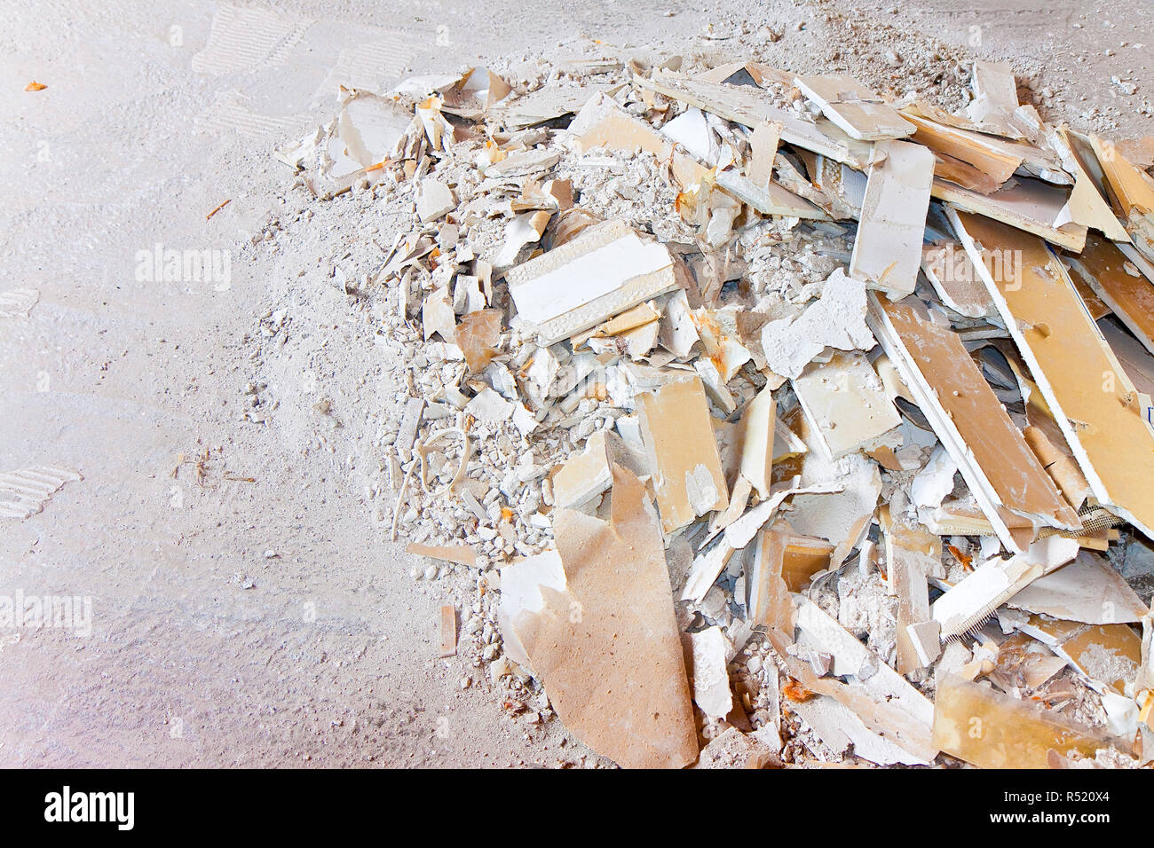 Dismantling plasterboard hi-res stock photography and images - Alamy
