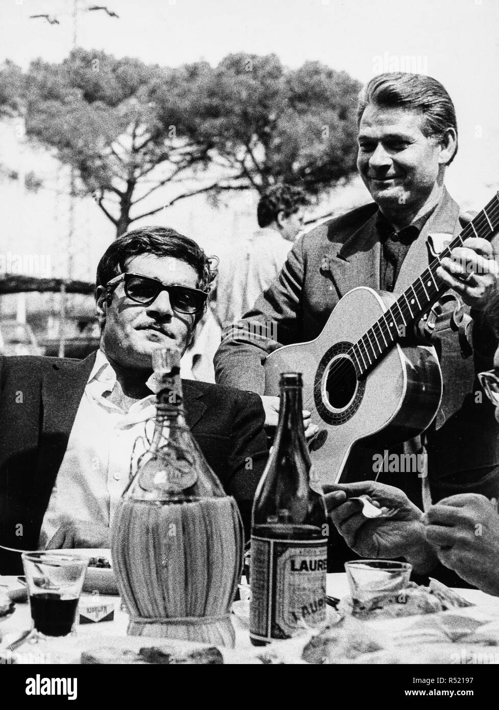 Omar sherif hi-res stock photography and images - Alamy