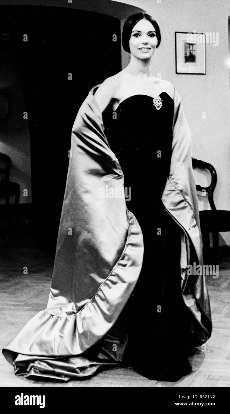 Actress susan strasberg hi-res stock photography and images - Alamy