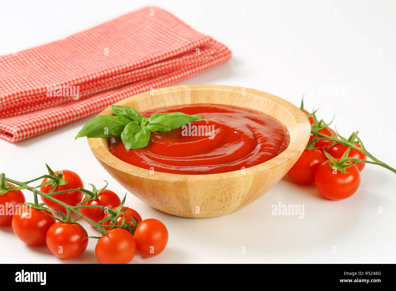 Smooth tomato puree Stock Photo - Alamy
