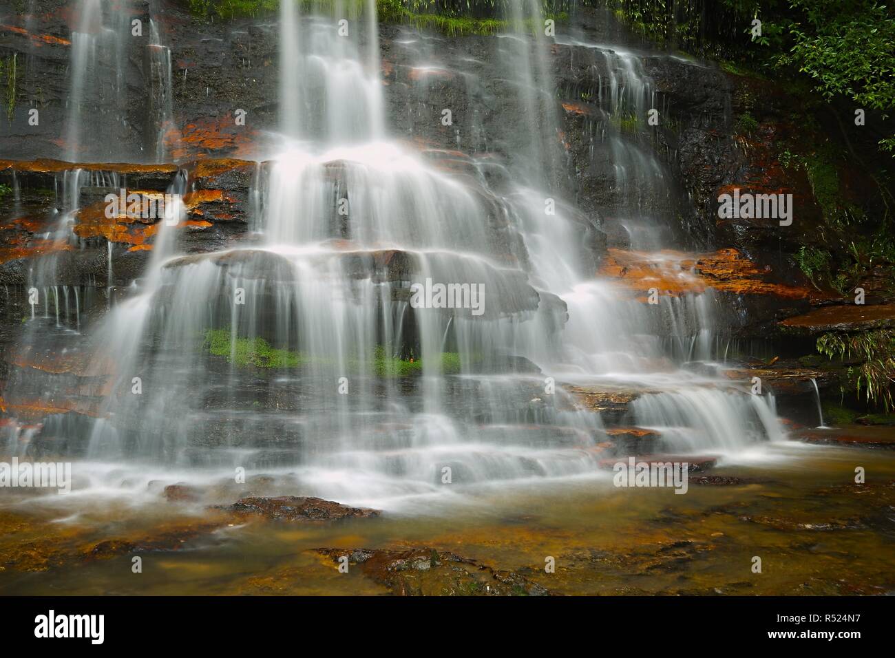 Katoomba falls australia blue mountain hi-res stock photography and ...