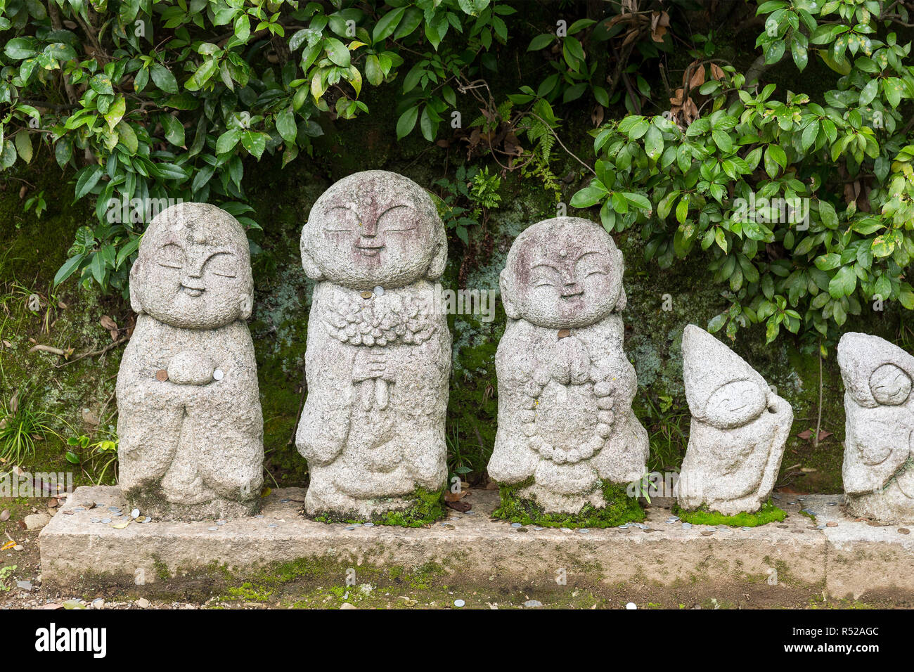 Statue in Japanese temple Stock Photo - Alamy