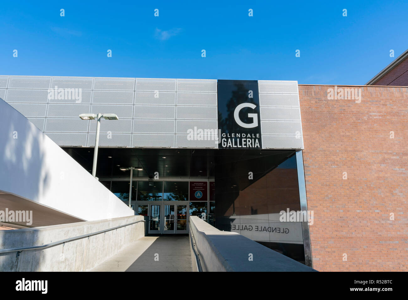 Los Angeles, NOV 26: Exterior view of the Glendale Galleria shopping ...
