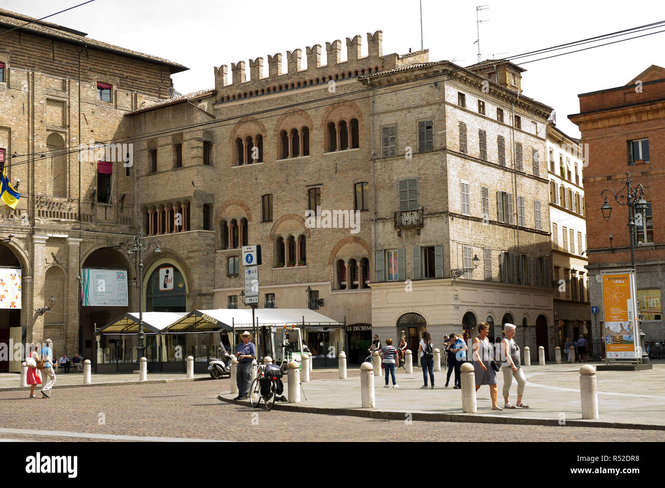 Italy, Emilia Romagna, Parma, Garibaldi square, Palazzo del Comune and ...
