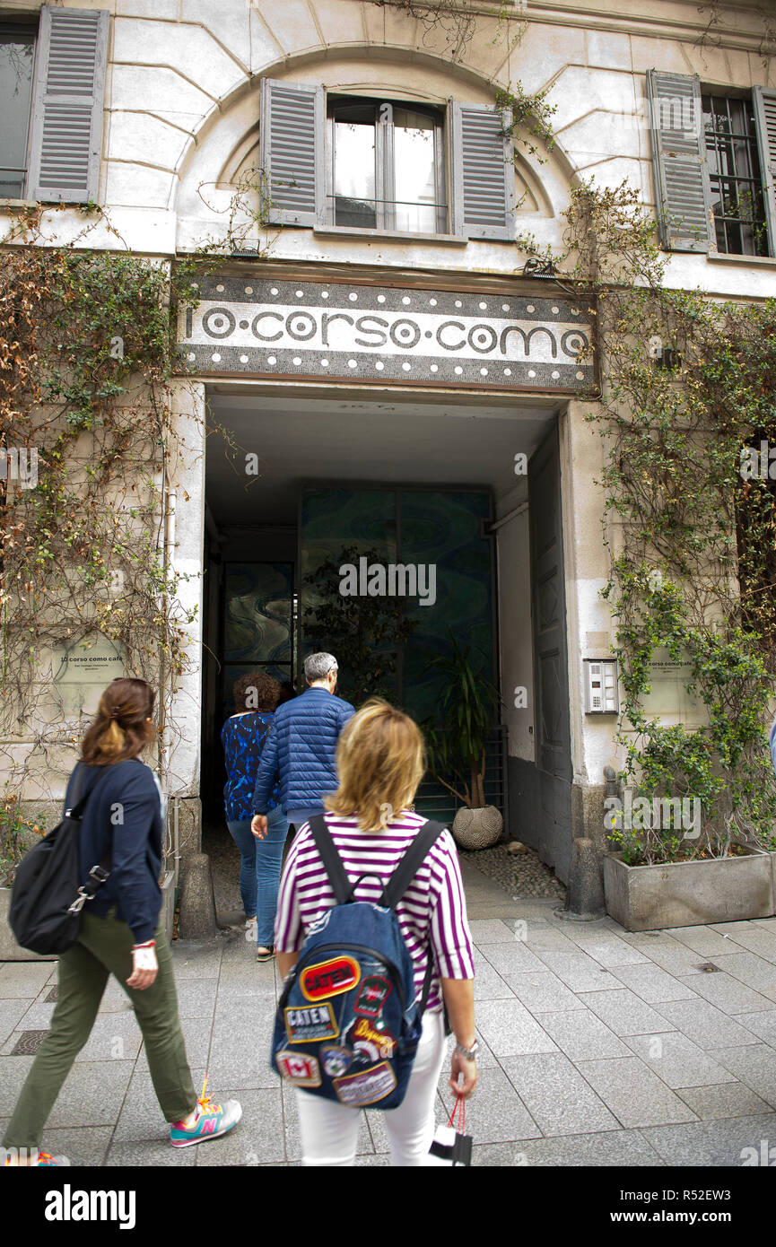 10 corso como milan hi-res stock photography and images - Alamy