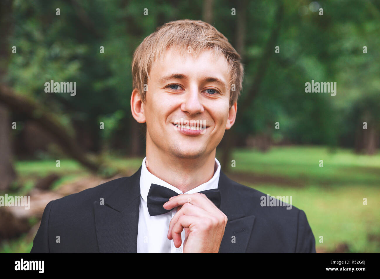 Handsome men in suit hi-res stock photography and images - Alamy