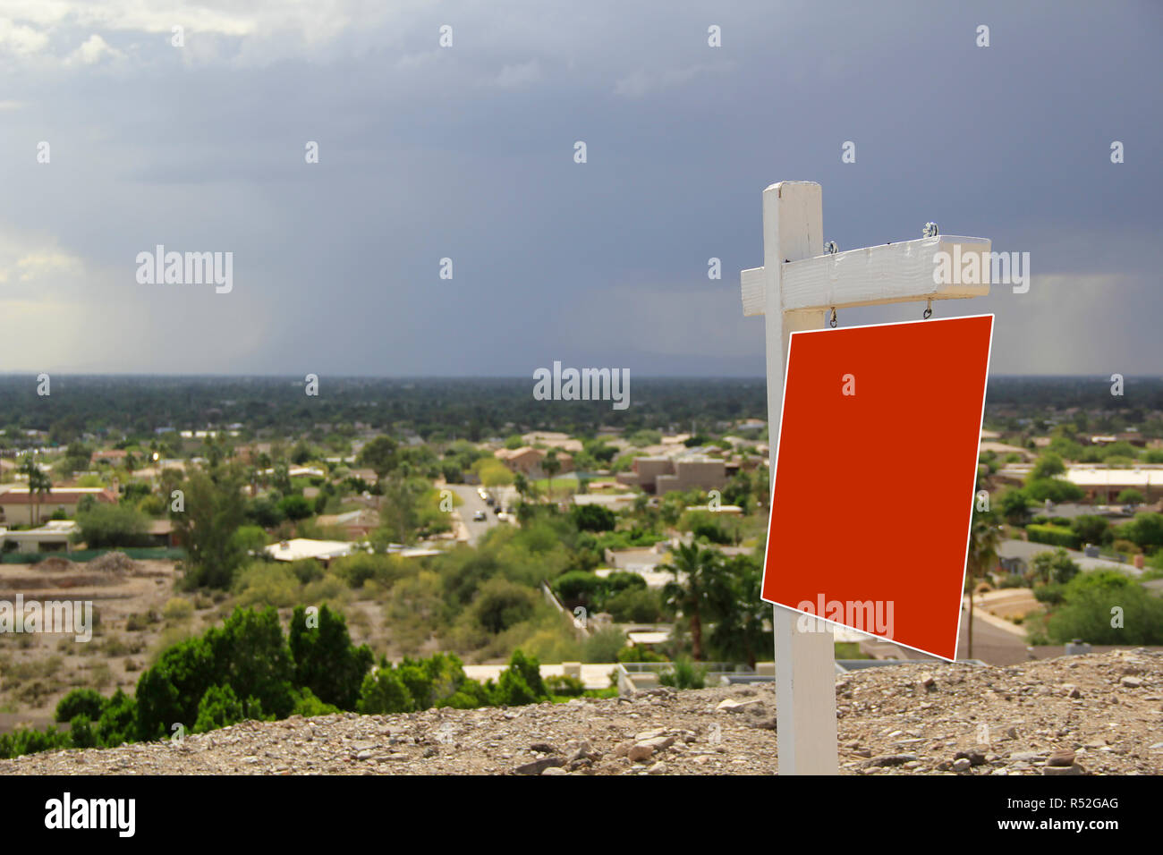 Empty lot sale sign hi-res stock photography and images - Alamy