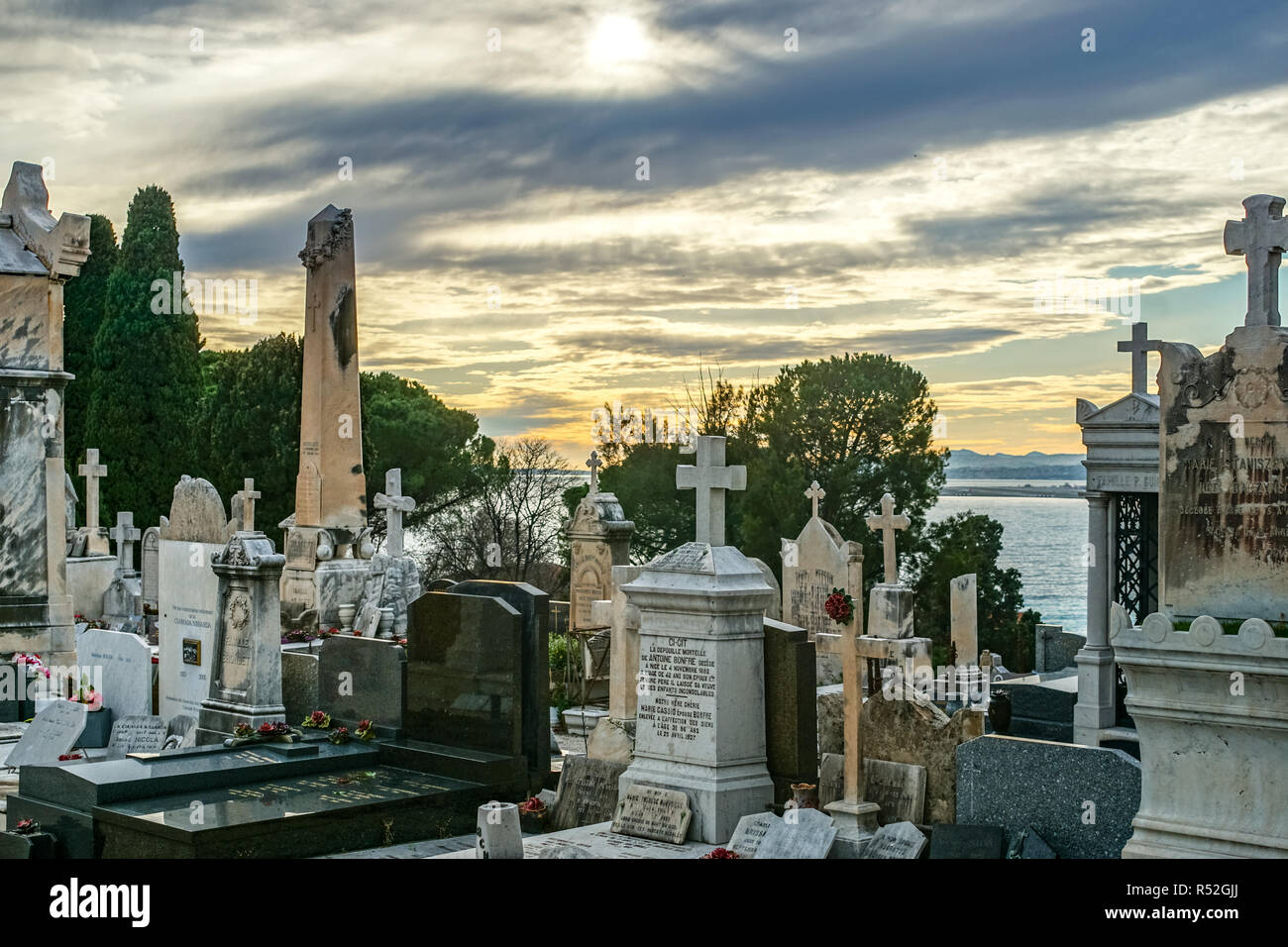 Nice cemetery hi-res stock photography and images - Alamy