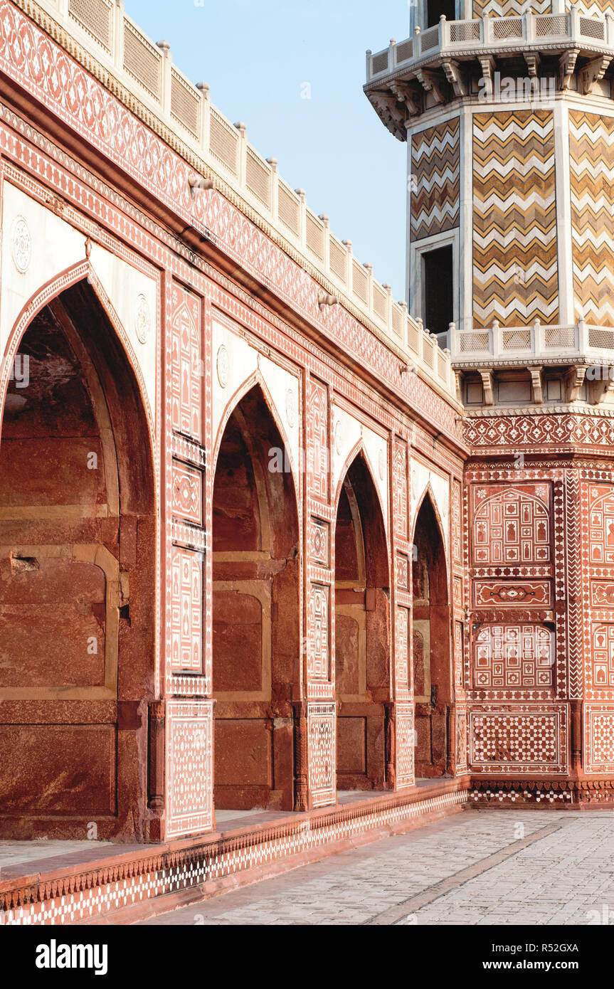 Mughal king hi-res stock photography and images - Alamy