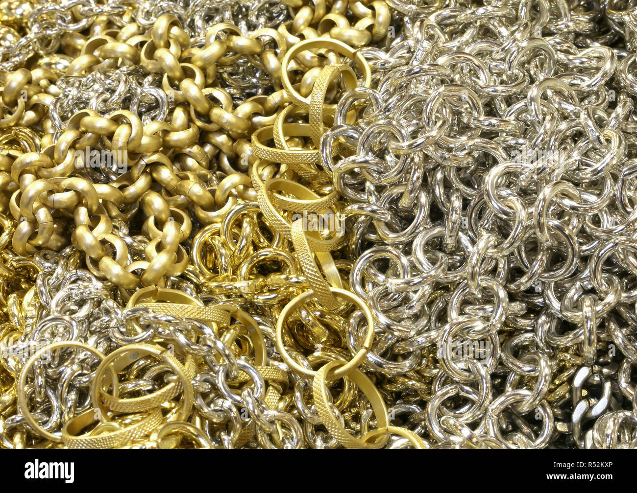 Silver collar chain hi-res stock photography and images - Alamy