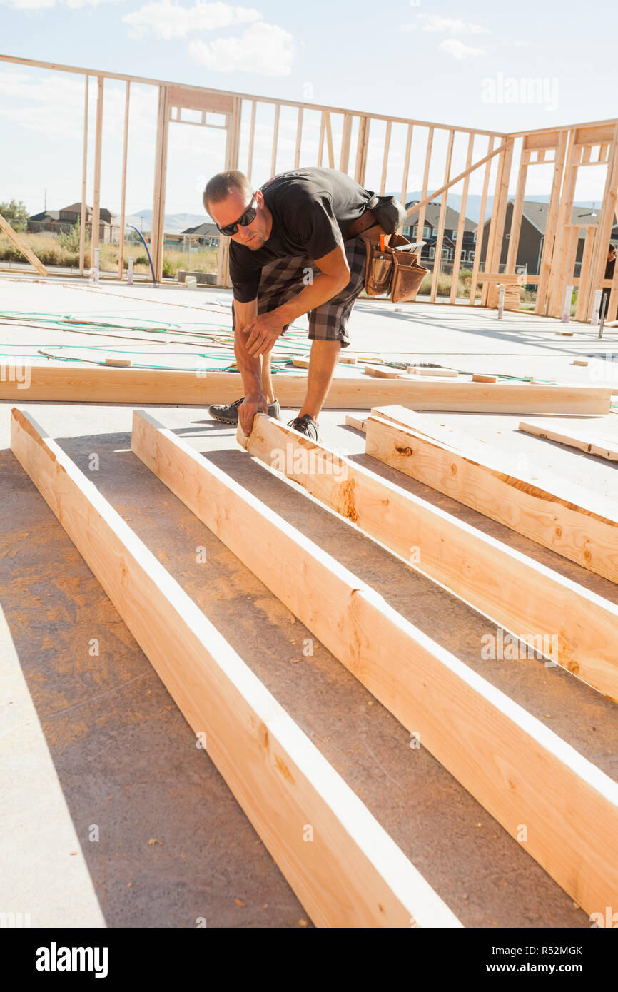 Full body framing hi-res stock photography and images - Alamy