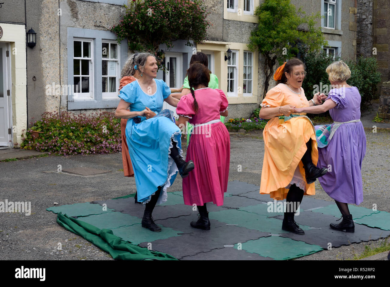 Female Clog Dancers High Resolution Stock Photography and Images - Alamy