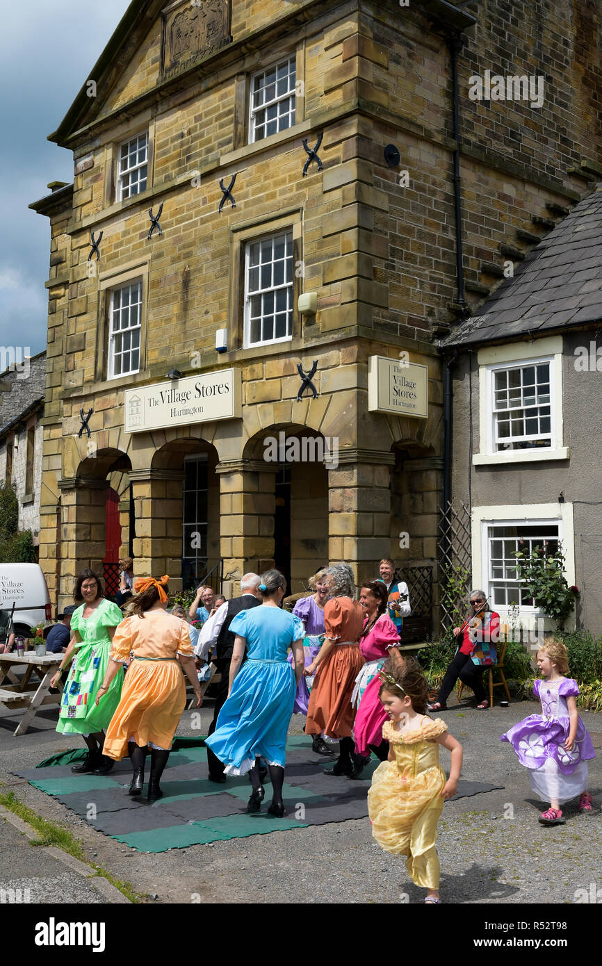Hartington village in the derbyshire peak district hi-res stock ...