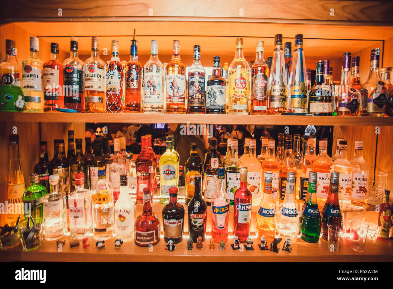 Gin logos hi-res stock photography and images - Alamy